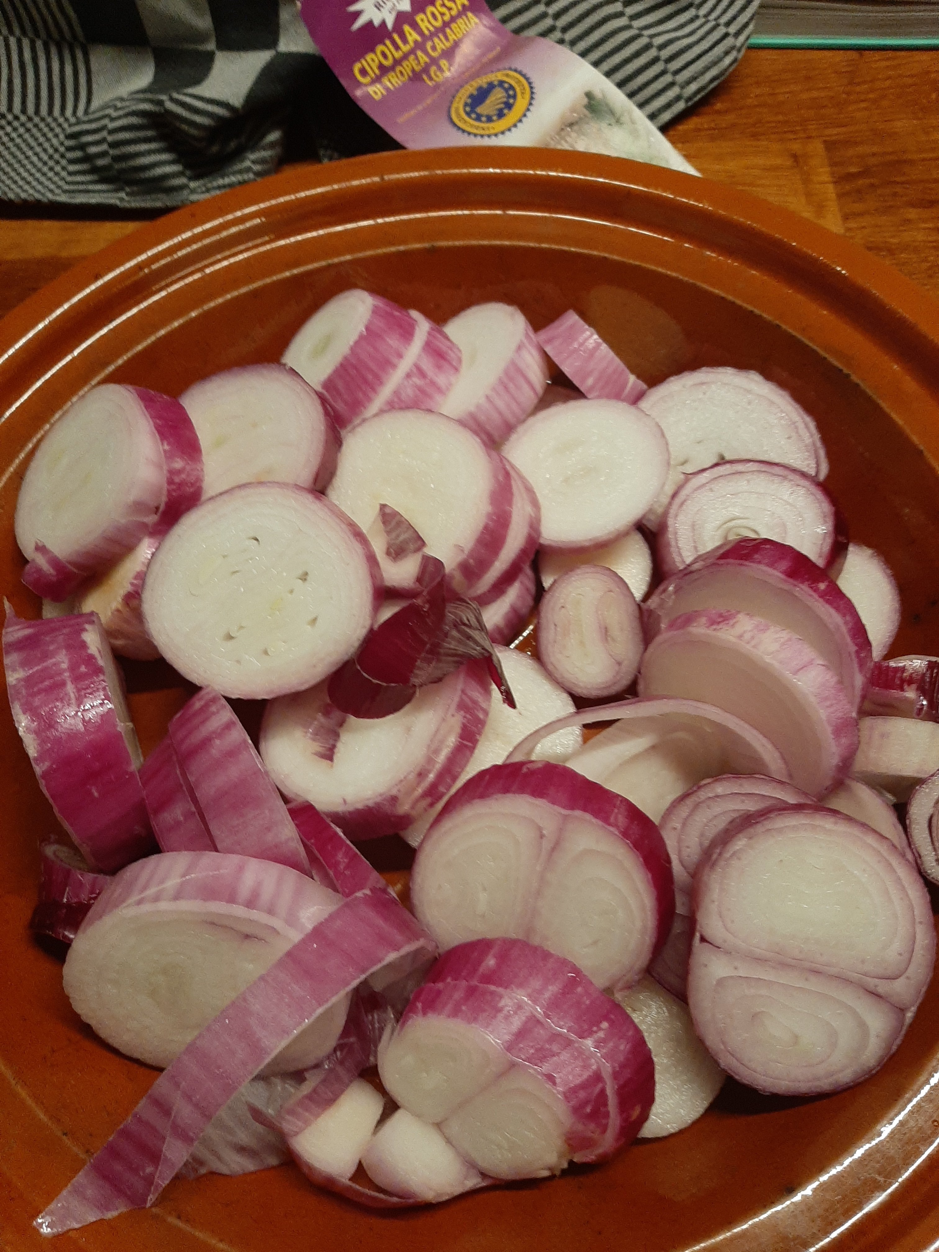 The fantastic fresh Tropea onions from Calabria are back – Doc V's ...